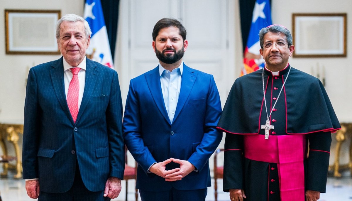 Canciller acompaña al Presidente en recepción de cartas credenciales de ...